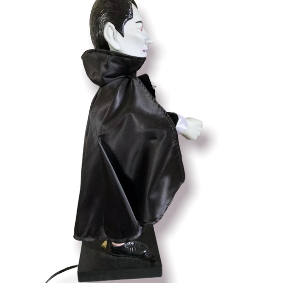 Holiday | Telco Universal Studios Monsters Dracula 22 Halloween ...